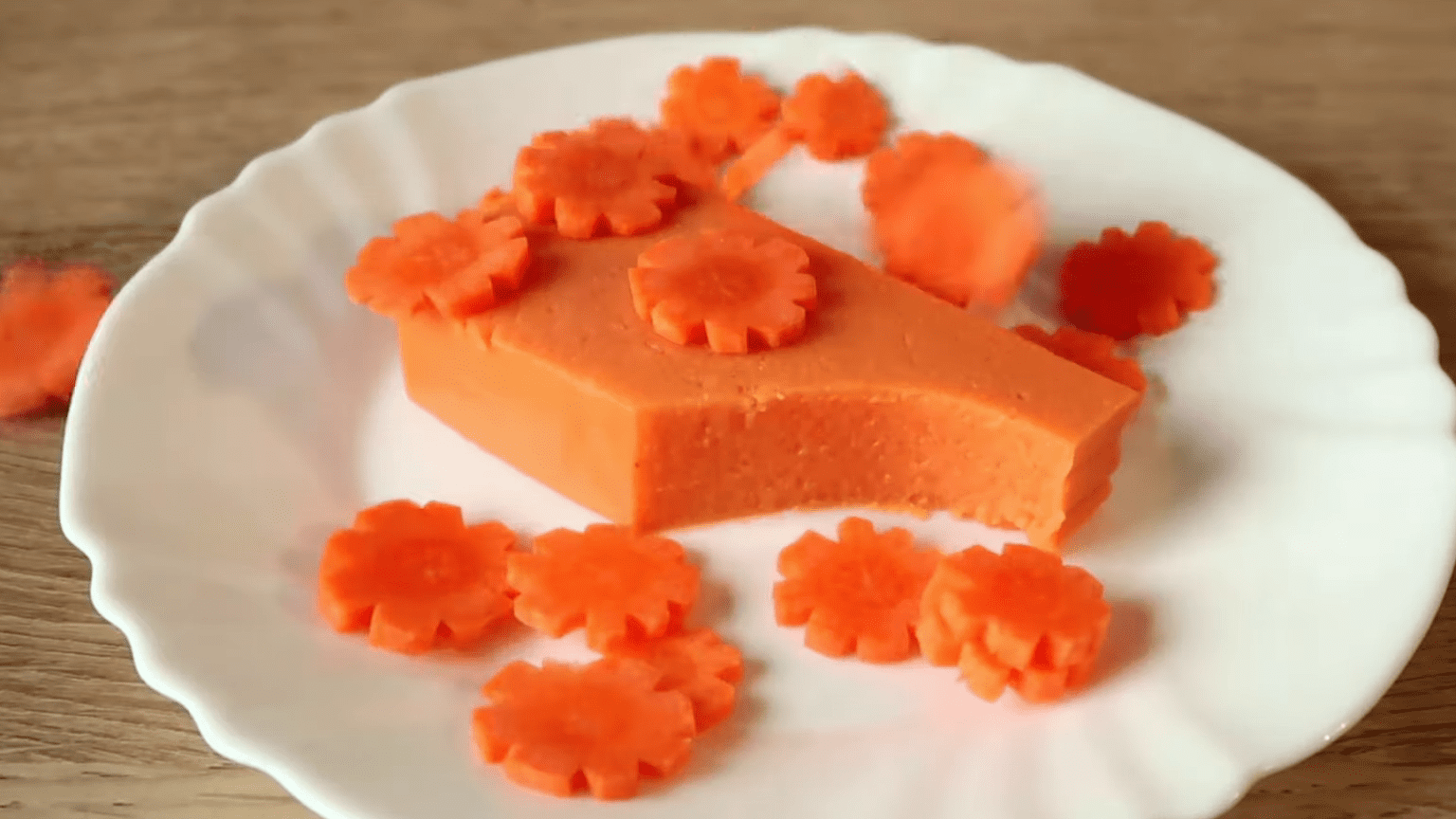 Кондитери розповіли як приготувати морквяний пудинг без випікання Читайте на Ukr Net